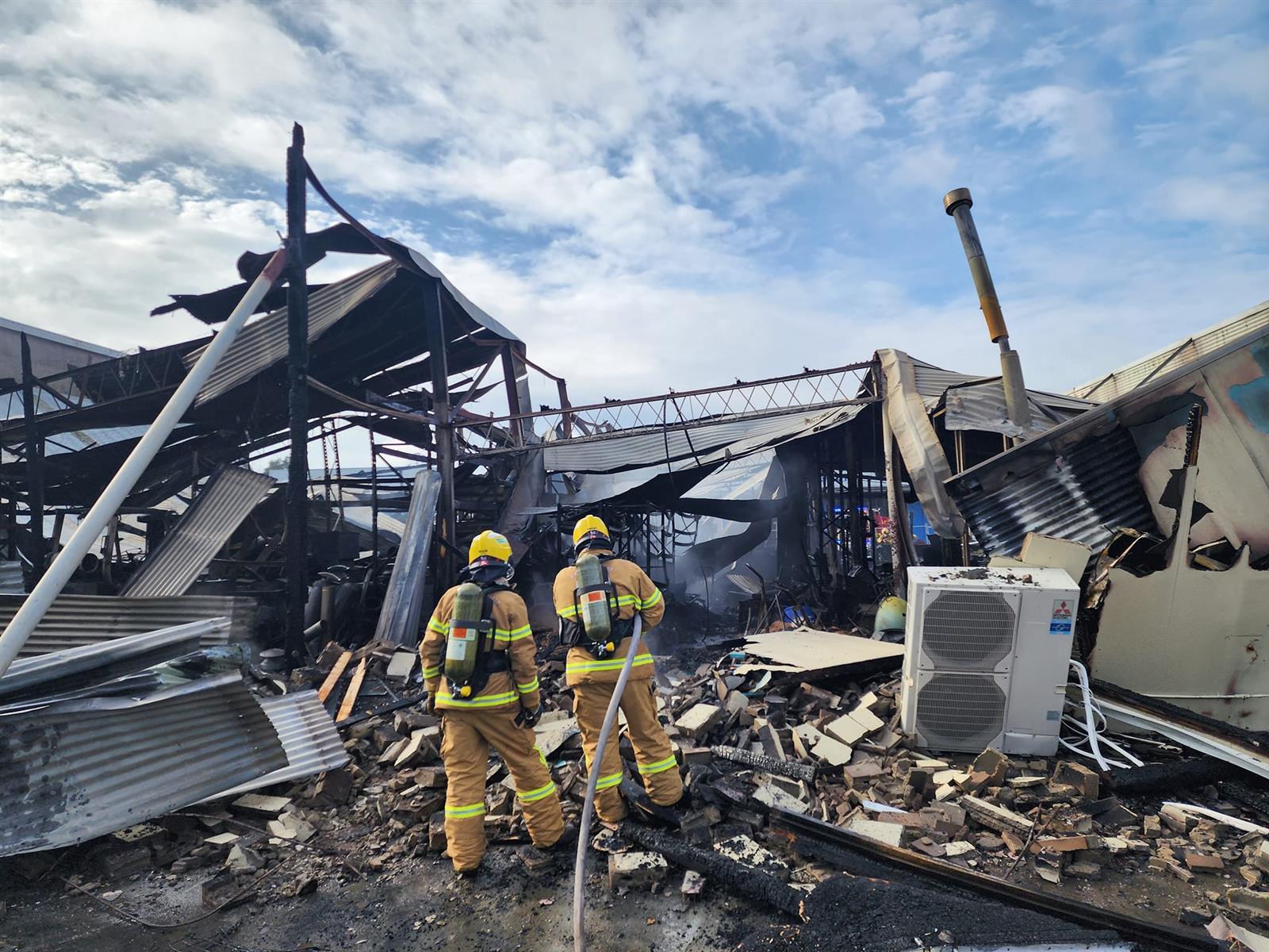 Firefighters battle Sale shop fire | CFA News & Media