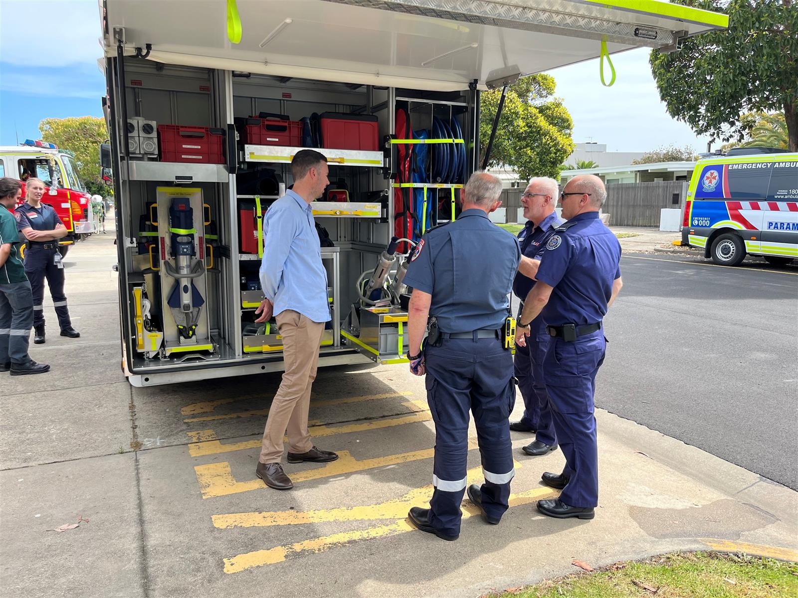 Lakes Entrance receives new rescue truck | CFA News & Media