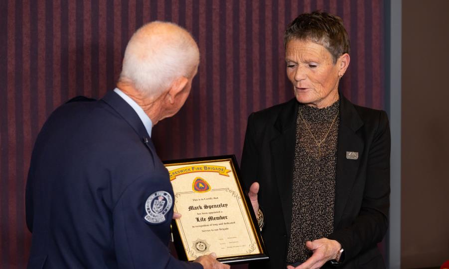 Mark Spenceley honoured at Creswick Fire Brigade dinner | CFA News & Media